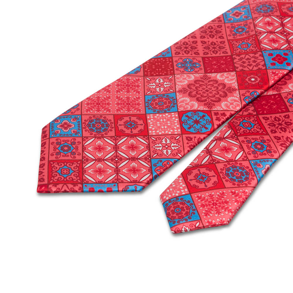 Cravatta Rosso e Blu Quasicristalli Seta Duchesse – Silvio Fiorello